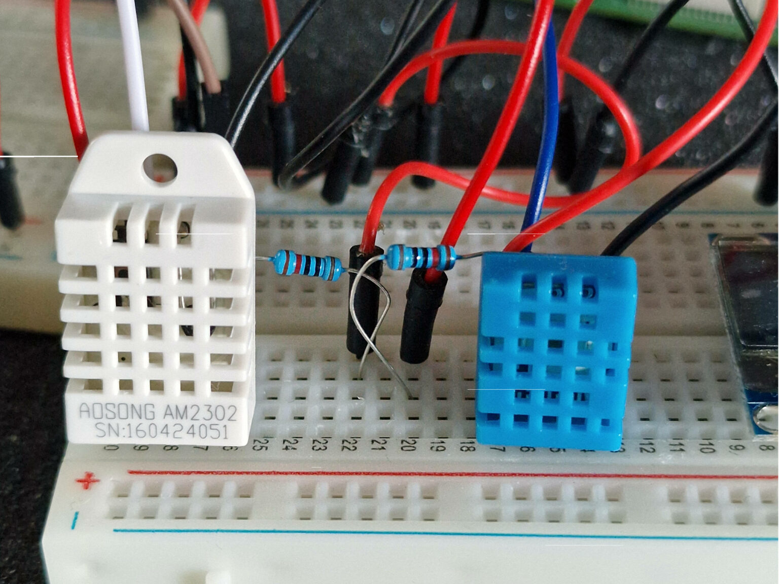 DHT11 vs. DHT22 Sensor am Raspberry Pi: Anschließen, Programmieren ...