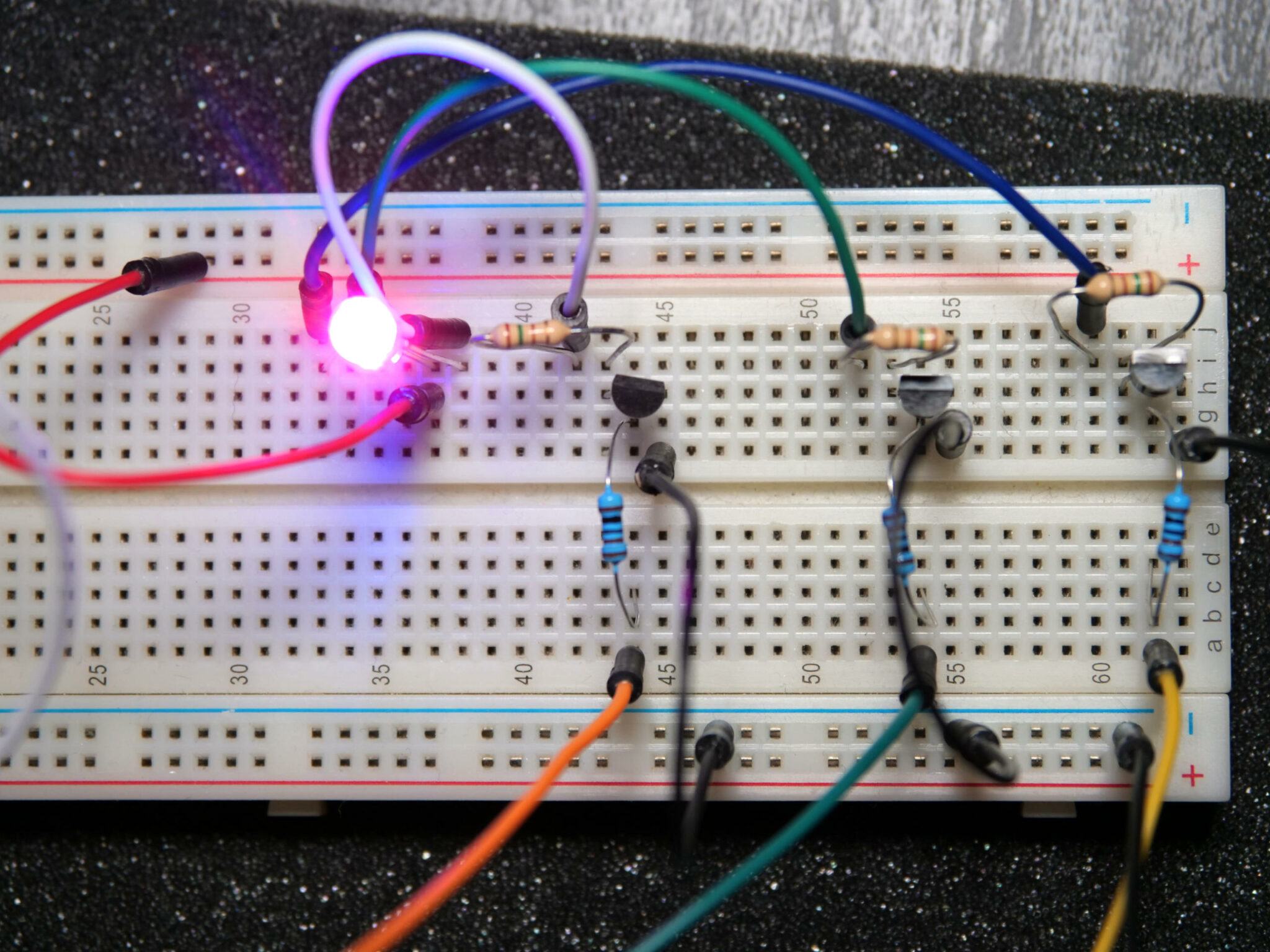 RGB LED am Raspberry Pi unter Python anschließen und ansprechen ...